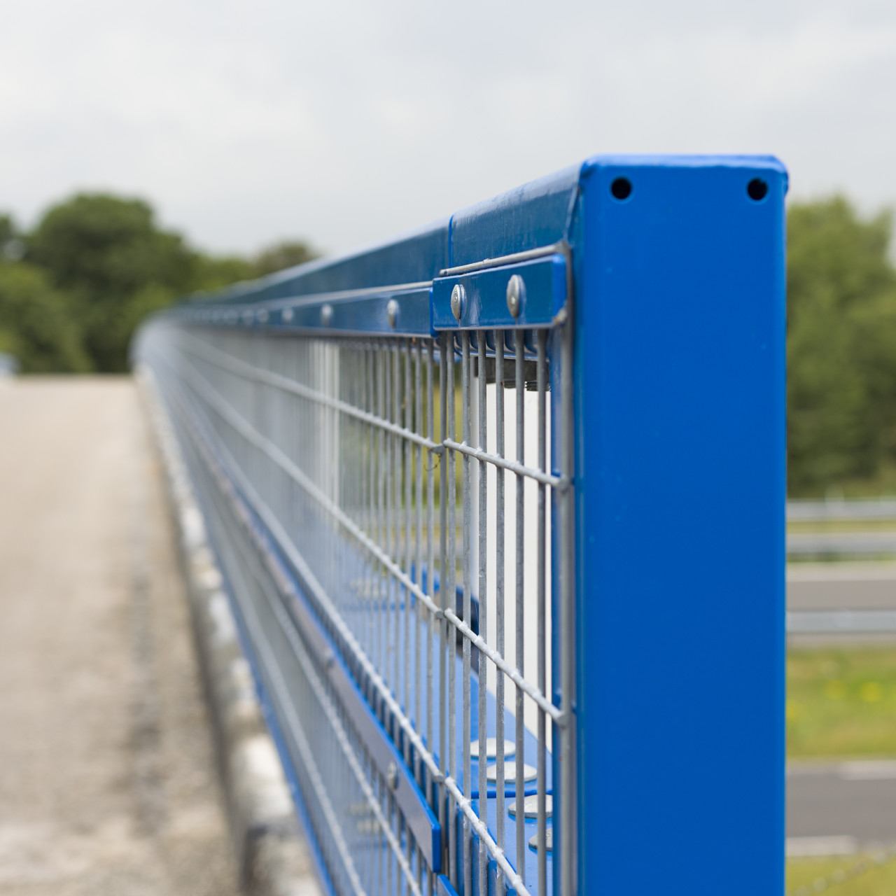 Steel Safety Railing with long mesh - Steel Constructions
